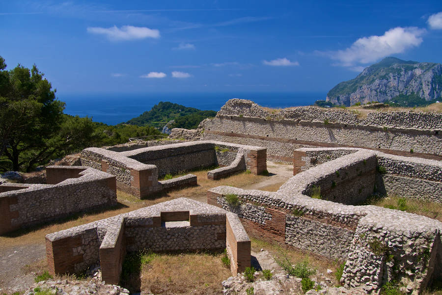 Itineraries - The Villas of Tiberius - Island of Capri
